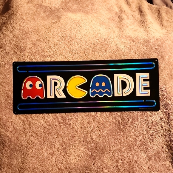 Open Road Brands | Wall Decor | Pacman Arcade Metal Embossed Sign Wall ...